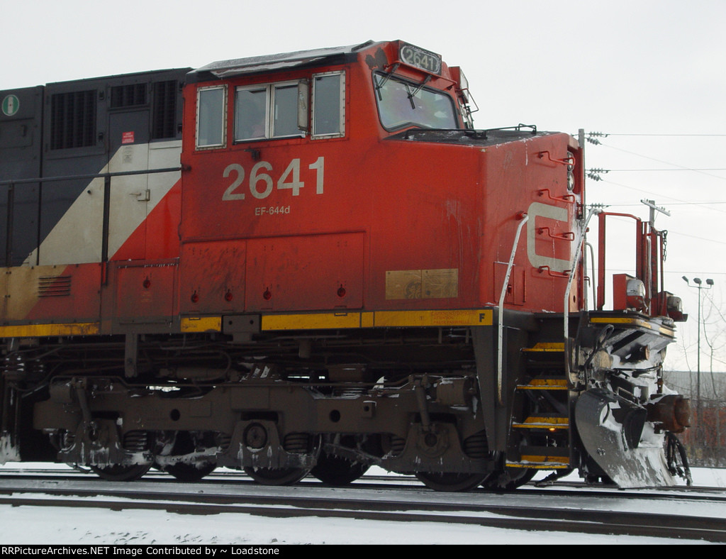 CN 2641